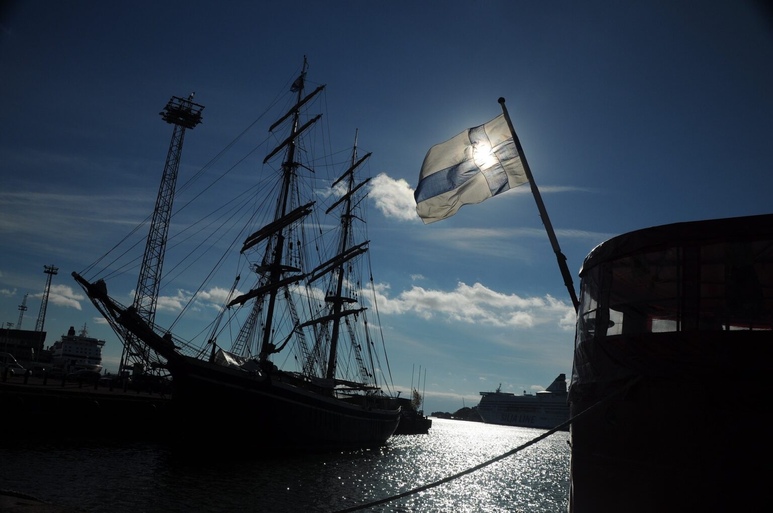 The Finnish Flag: History and Symbolism of the Flag of Finland - True ...